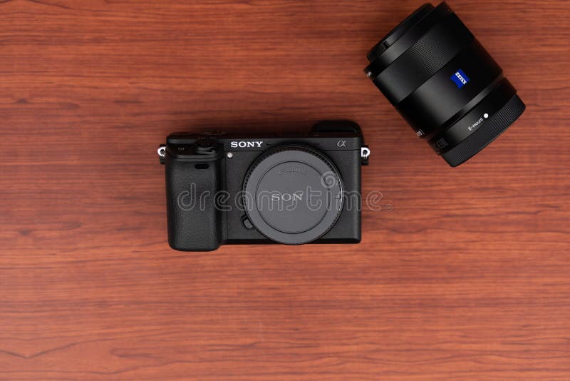 Camera Sony Alpha A6300 Mirrorless Lens Zeiss Editorial Photo - Image ...