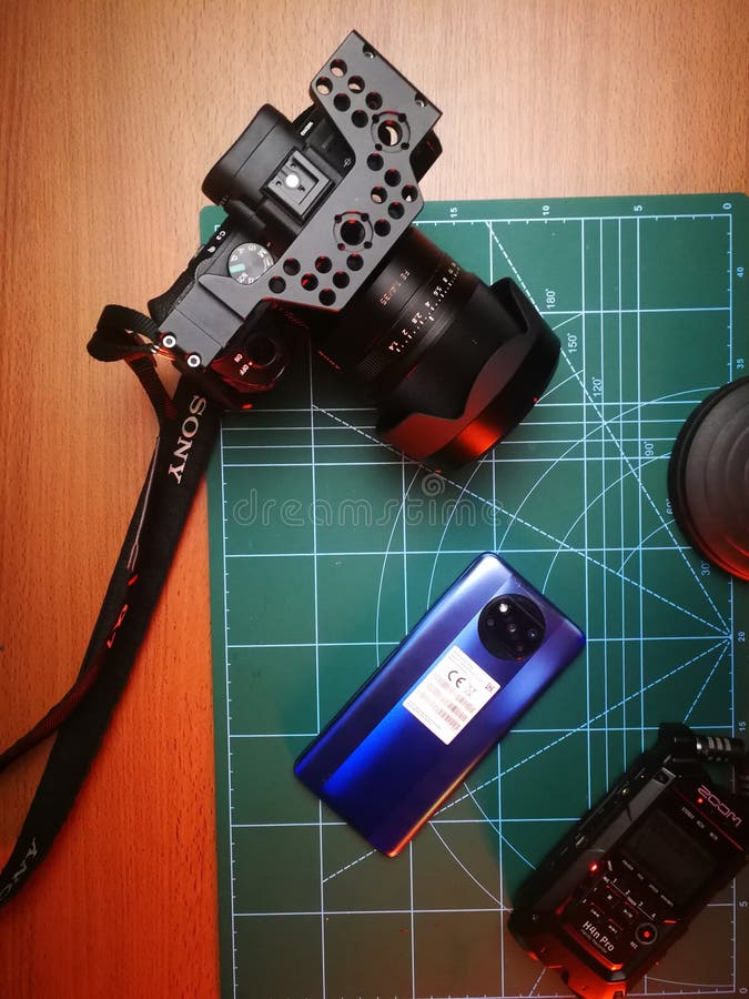 Camera Sony Layflat Gadget Smartphone and Zoom Poco X3 Pro Editorial ...