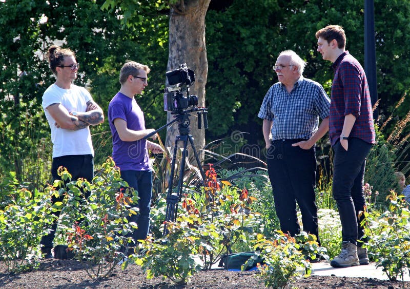 Cameraploeg redactionele foto. Image of één, cinematograaf - 25965226