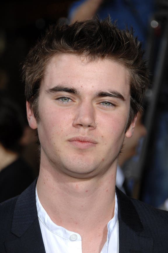 Cameron Bright editorial photo. Image of angeles, premiere - 26355621