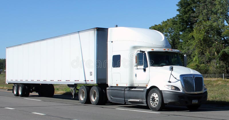Camión Del Tractor Remolque Imagen de archivo editorial - Imagen de ...