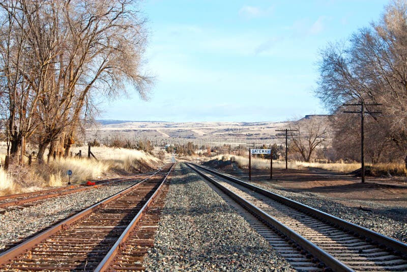 Caminhos De Ferro Que Saem Do Gateway Oregon Imagem de Stock - Imagem ...