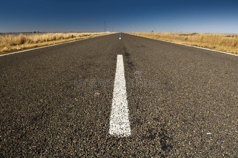 Autopista Recta Con Una Señal De Tráfico Vacía Estrella Rectora Imagen ...