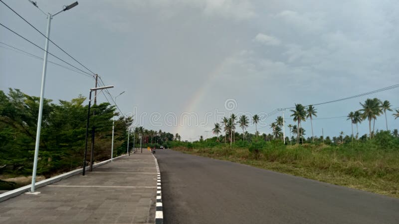 Camino de arco iris foto de archivo. Imagen de camino - 264001254