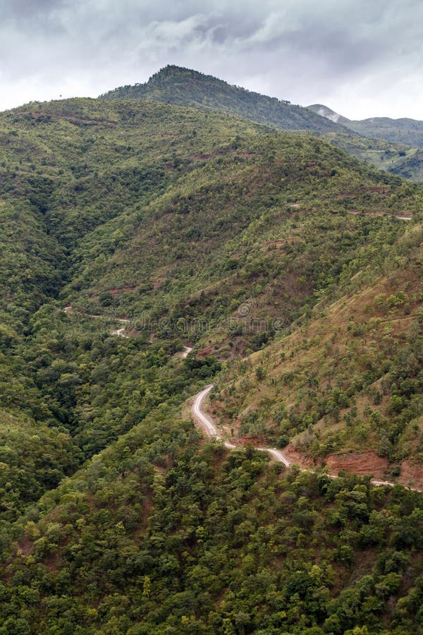 Camino De Tierra, Chin State, Myanmar Foto de archivo - Imagen de ...