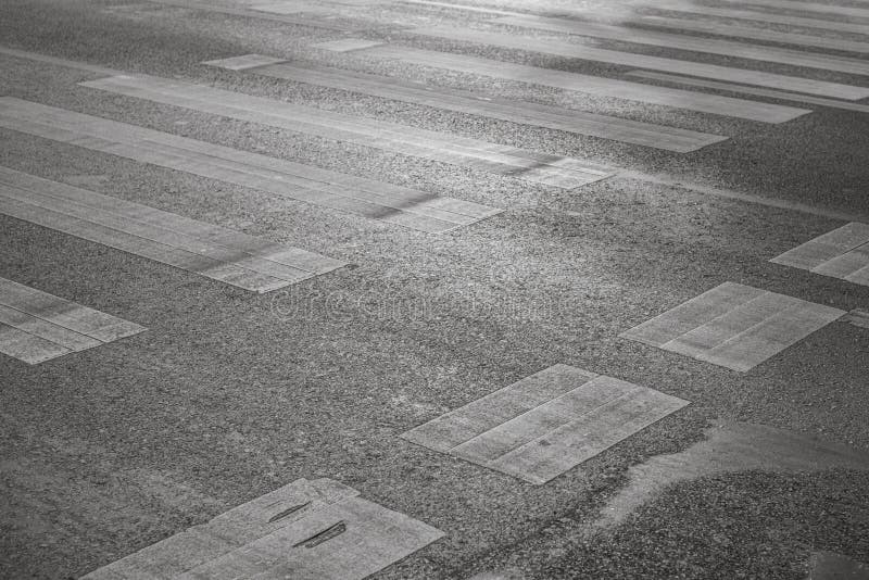 Camino Peatonal En Un Cruce De Calles Foto de archivo - Imagen de marca ...