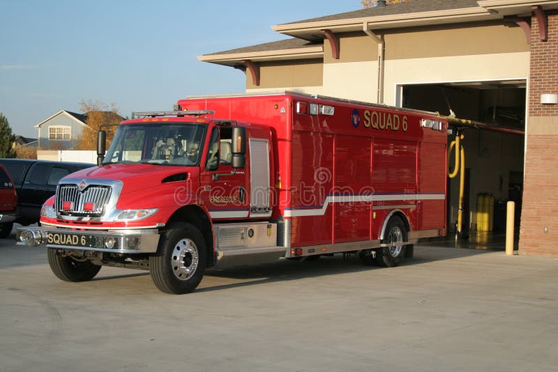 Vue De Face De Camion De Pompiers D'isolement Photo stock - Image du ...