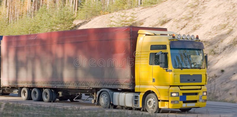 Camion Di Rimorchio Interurbano Immagine Stock - Immagine di moderno ...