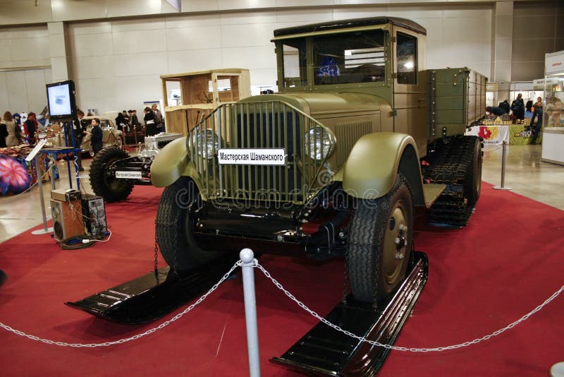 Camion Du Half-track ZIS-33 Photo éditorial - Image du moteur, tacot ...