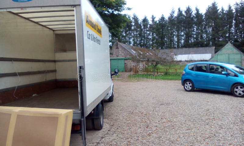 Camion mobile image stock éditorial. Image du stationnement - 60072739