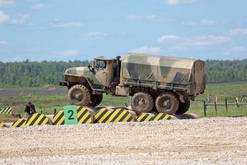 Ural-4320 (Ural-VV) photo stock éditorial. Image of militaire - 60998763
