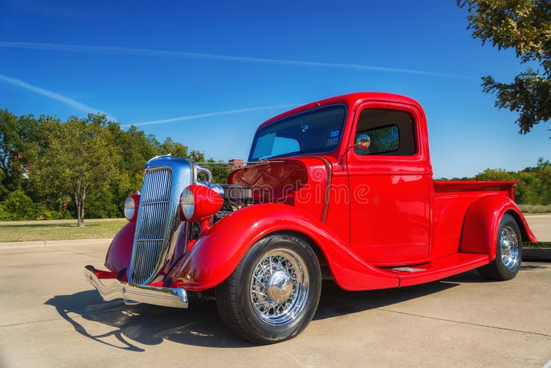 Camioncino Di Ford Di Rosso 1935 Fotografia Stock Editoriale - Immagine ...