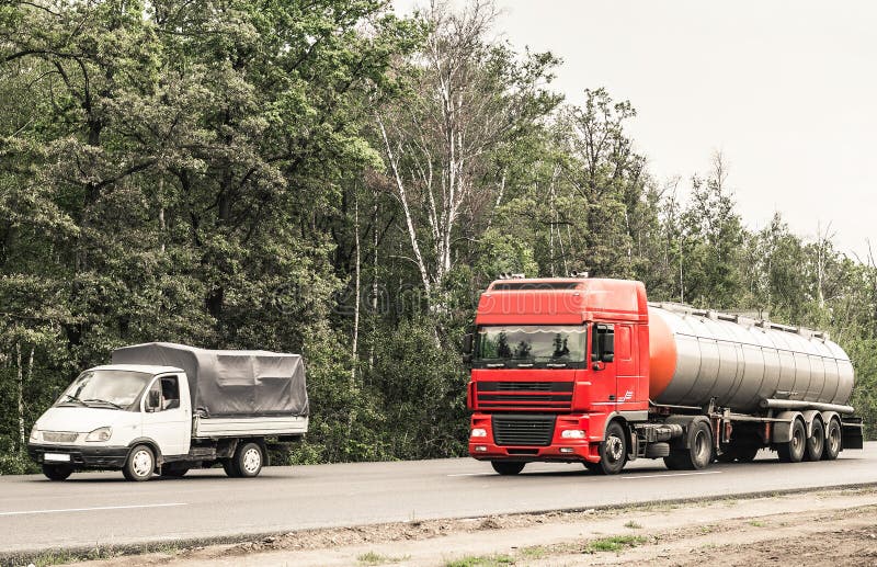 Types De Remorque De Camion Photos Stock - Téléchargez 38 Photos libres ...