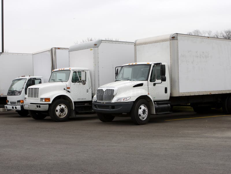 Camions de distribution image stock. Image du blanc, expédition - 875565