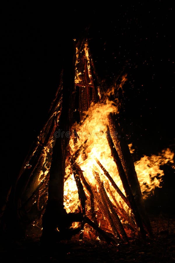 Camp fire stock image. Image of flammable, energy, campfire - 35941789