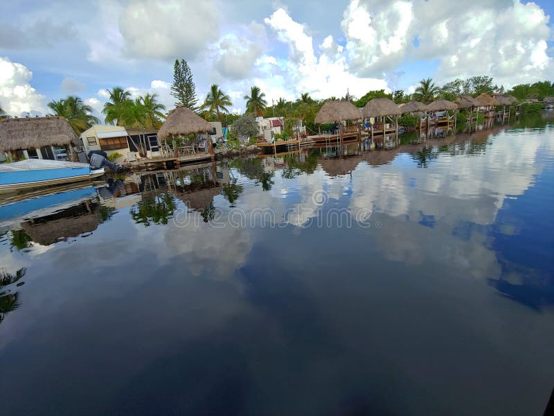 Camping in Key Largo editorial photo. Image of boat - 160882981