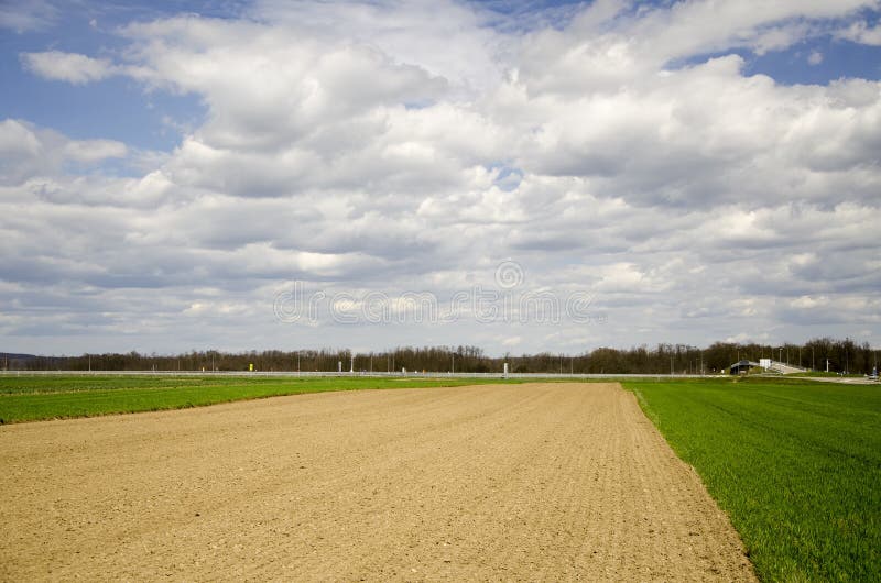 Campo arato fotografia stock. Immagine di piante, campo - 30659626