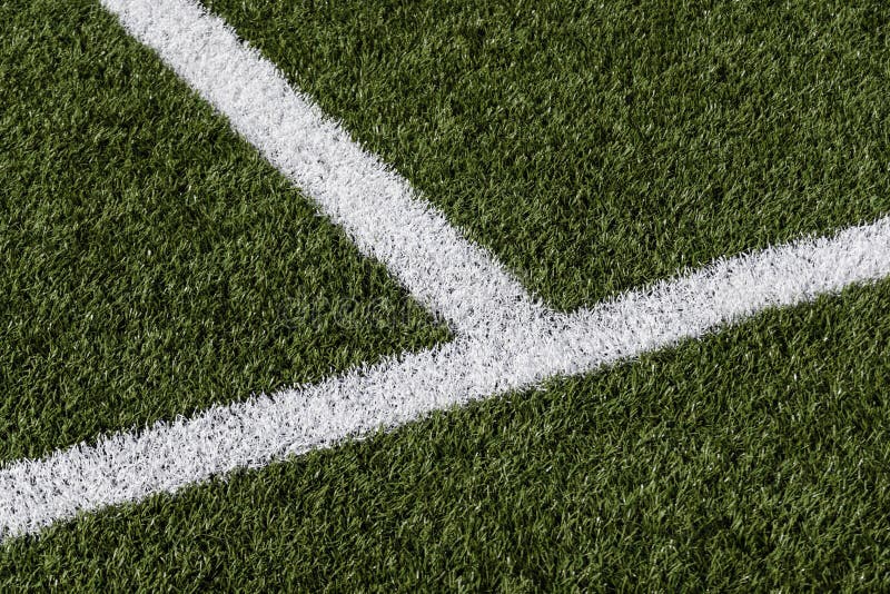 Campo De Futebol De Relva Artificial Verde Com Faixa Branca Imagem de ...