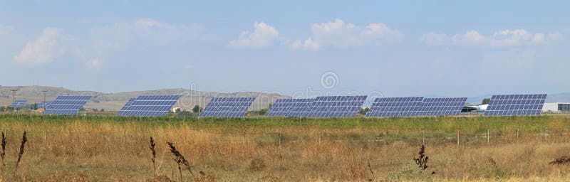 Campo del panel solar imagen de archivo. Imagen de electricidad - 31682925