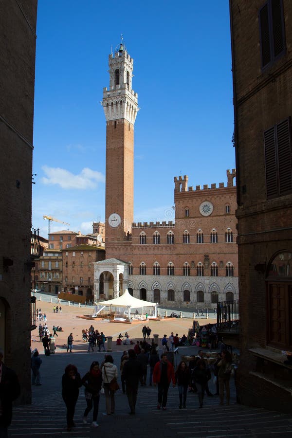 Campo Square in Siena, Italy Editorial Stock Photo - Image of santa ...