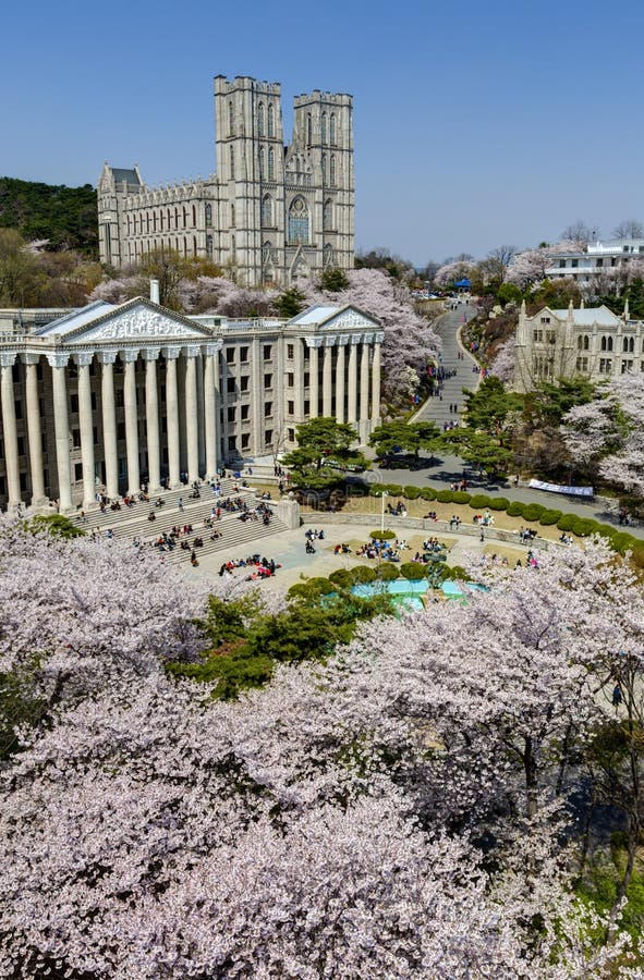 Kyung Hee University, Campus De Seul Foto editorial - Imagen de ...