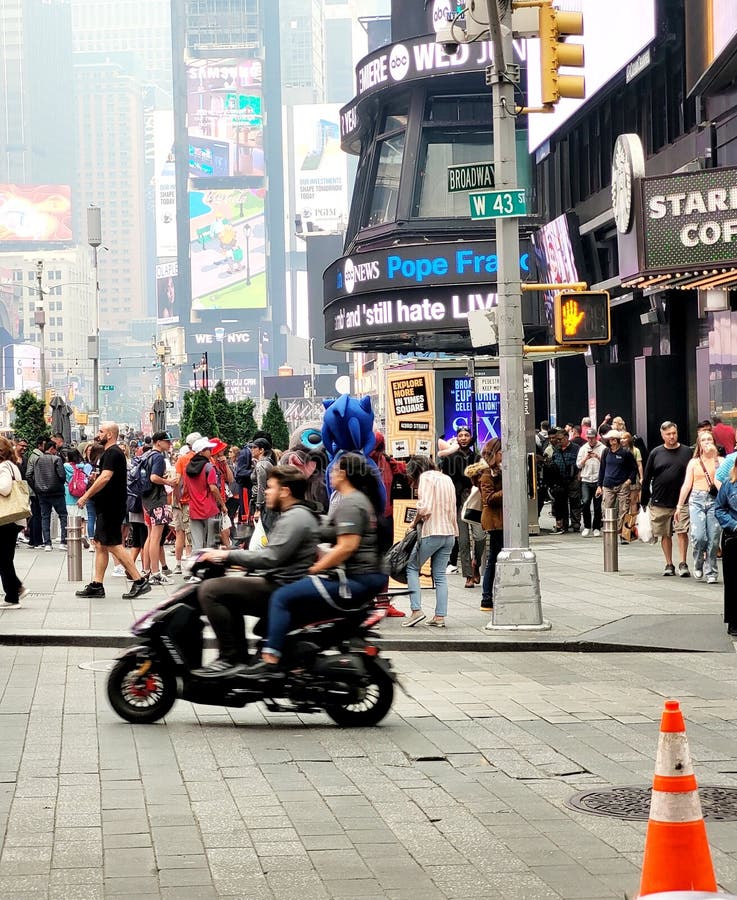 Canada Wildfire Causes Smoke Covered Afternoon in New York. Seen at the ...