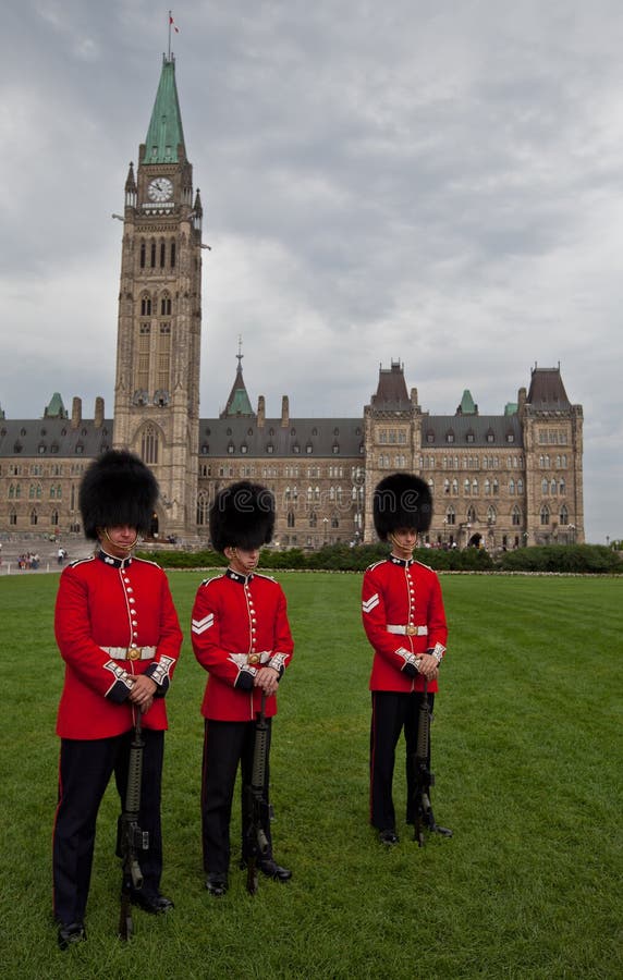 Canadian Guards editorial stock photo. Image of parliament - 26732408