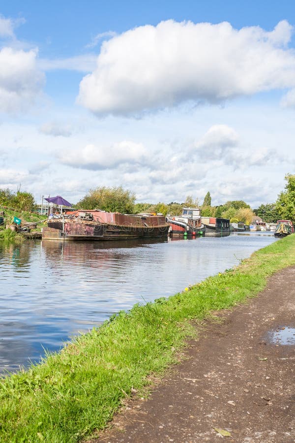 Uk waterways stock image. Image of pastimes, longboat - 27859453