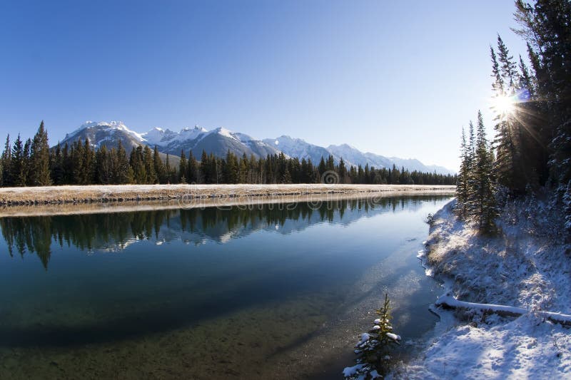 Canale Dal Lago Two Jack a Banff Immagine Stock - Immagine di parco ...