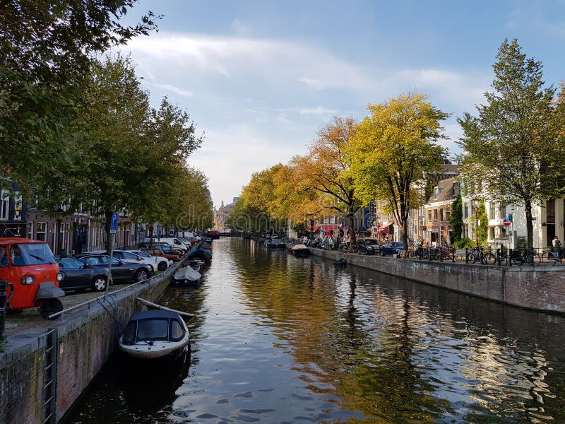 Canales de Amsterdam imagen de archivo editorial. Imagen de concéntrico ...