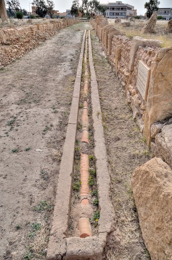 Canalisation Antique En Afrique Image stock - Image du canalisation ...