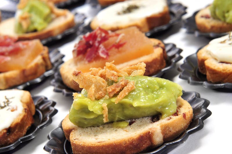 Canapes foto de archivo. Imagen de curso, entrada, almuerzo - 28472816