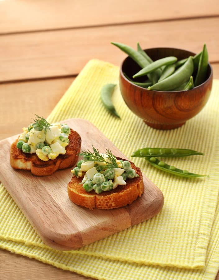 Canapes with Green Peas Salad Stock Image - Image of green, plate: 24567277