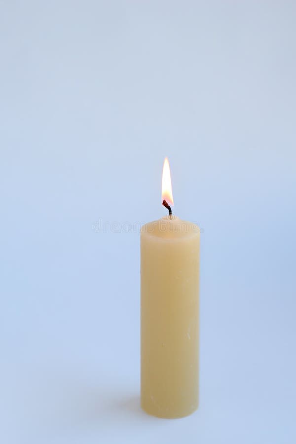 Candela Gialla Isolata Su Un Fondo Bianco Immagine Stock - Immagine di ...