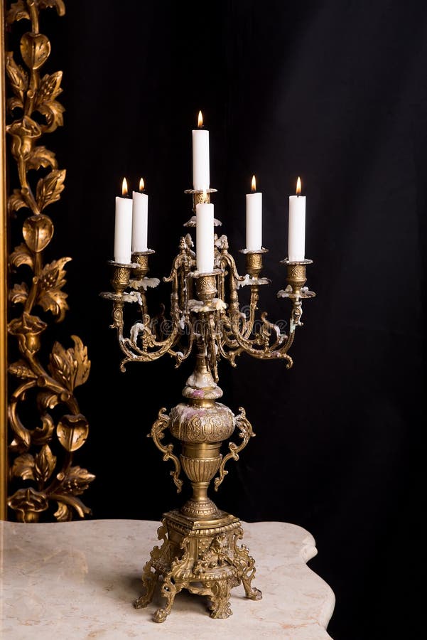 Candelabro Con Le Candele, Retro Stile Di Lusso Fotografia Stock ...