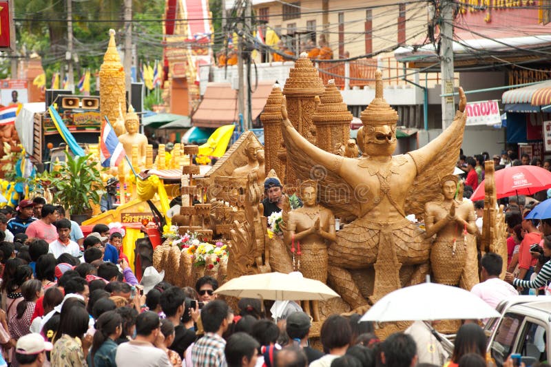 Candle parade festival. editorial photography. Image of eyes - 26095357
