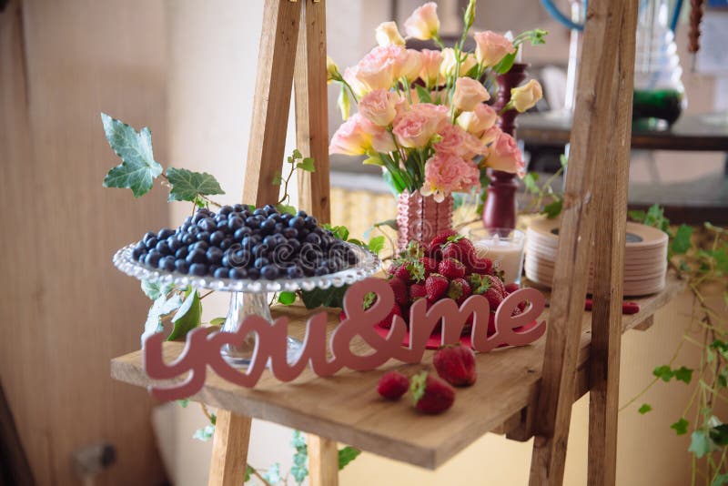 Candy Bar. Table with Sweets, Buffet with Cupcakes, Candies, Dessert ...