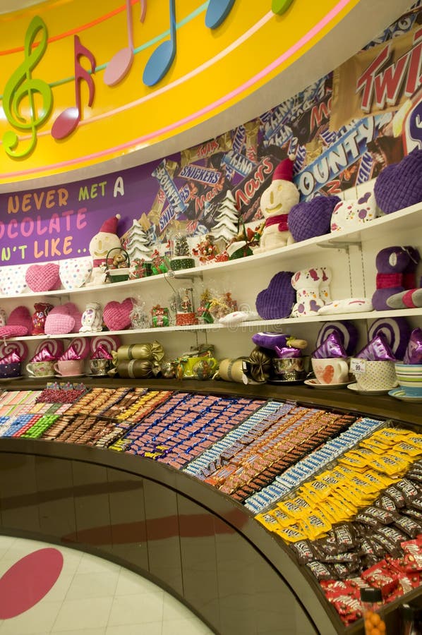 Candy Shop editorial photography. Image of dubai, mall - 17383117