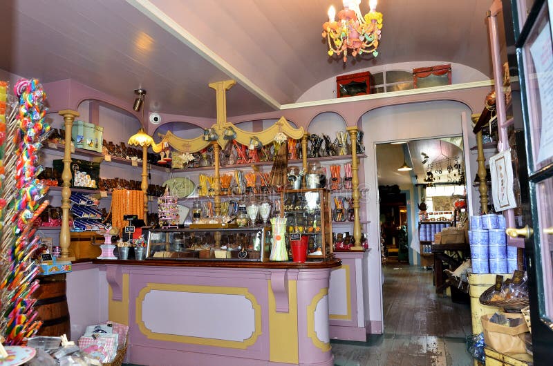 Candy shop editorial stock image. Image of food, shelf - 83367954