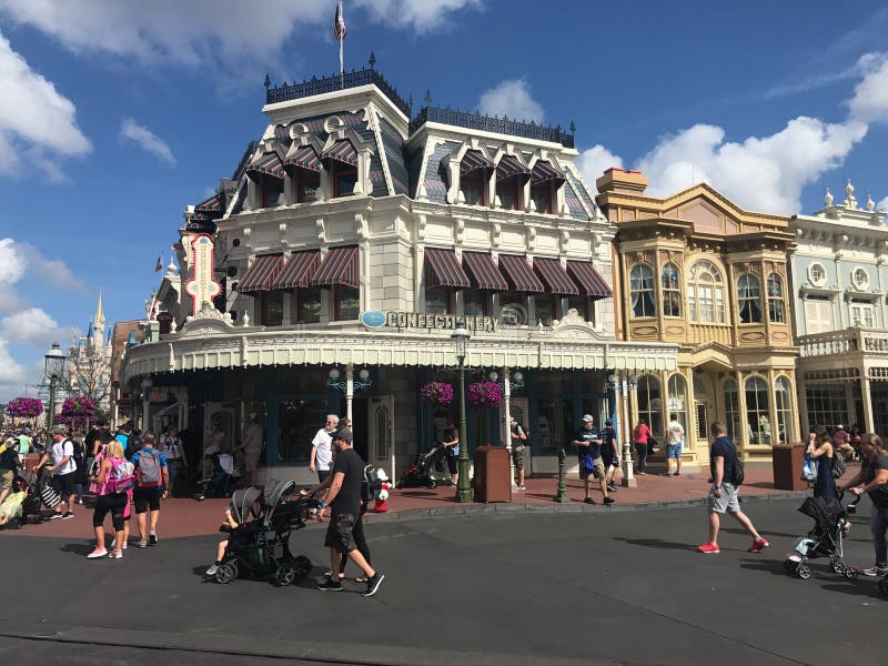 Disney Candy Store editorial photography. Image of store - 109876992