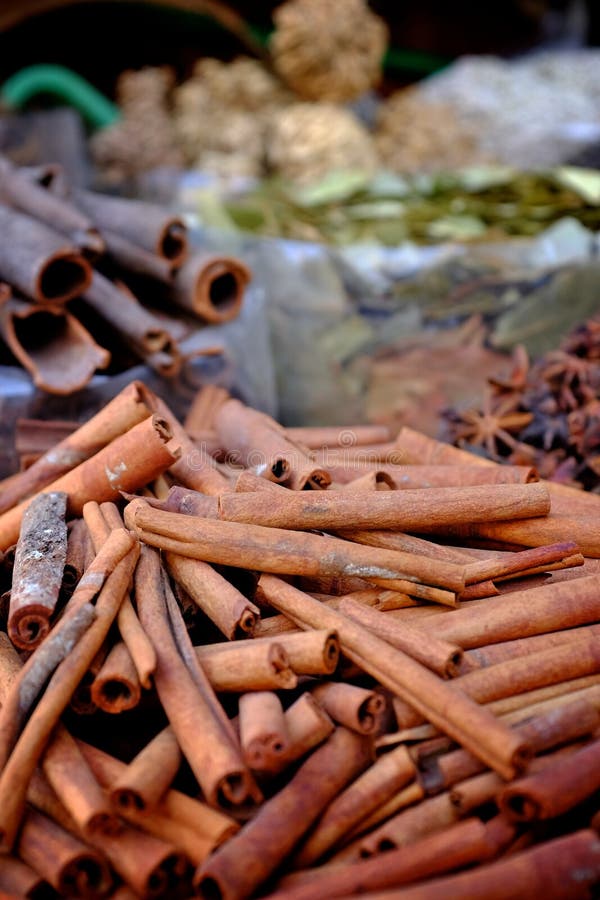 Palillos De La Especia Del Canela Aislados Imagen de archivo - Imagen ...