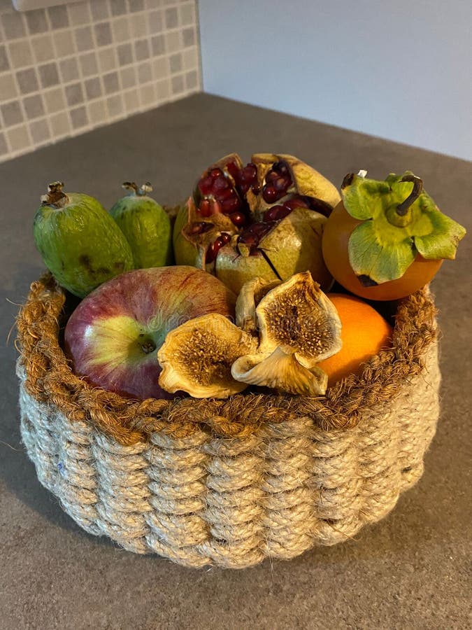 Frutta autunnale stock photo. Image of apple, pomegranate - 256463782