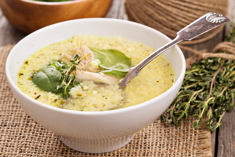 Canja de galinha com massa imagem de stock. Imagem de bacia - 37966017
