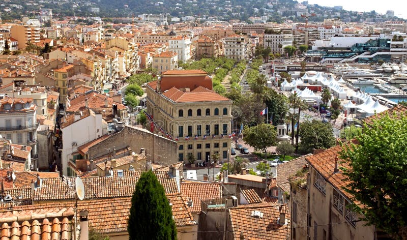 Cannes - Oude stad redactionele stock afbeelding. Image of huis - 39151909