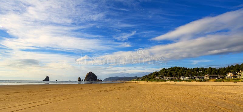 Cannon beach, Oregon stock image. Image of scenic, nature - 162845789