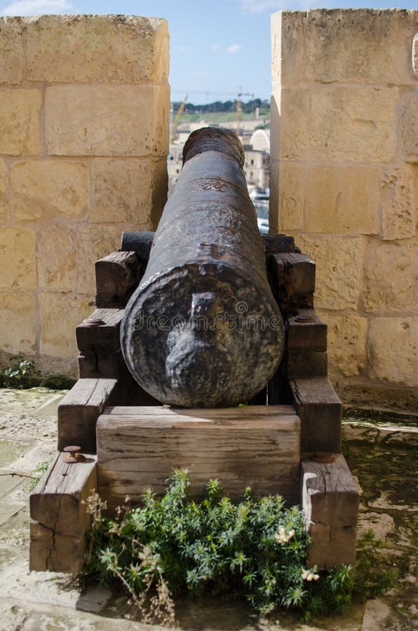 581 Siege Cannon Photos - Free & Royalty-Free Stock Photos from Dreamstime
