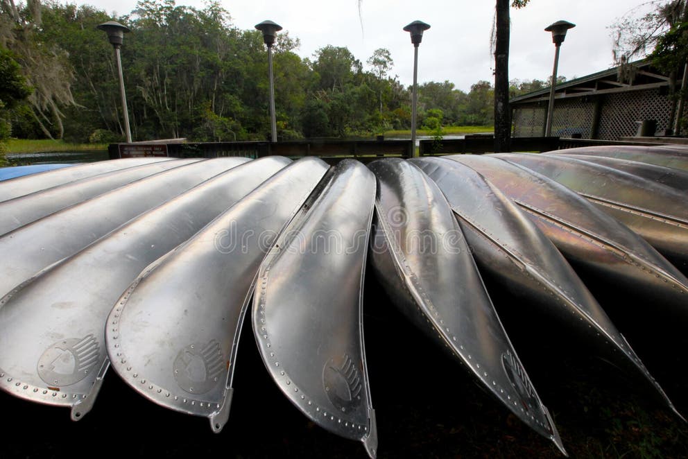 Canoe Line Up - Rainbow Springs Stock Image - Image of aluminum, paddle ...