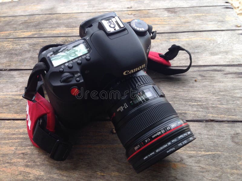 Canon camera with lens editorial stock image. Image of accessory - 42873034