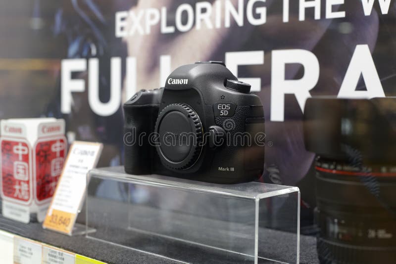 The canon camera shop editorial stock image. Image of hobby - 49542884