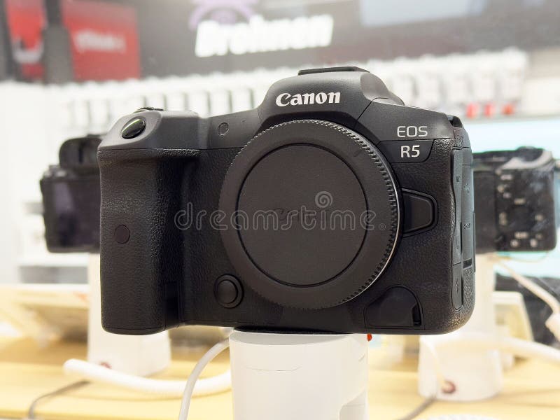 Canon Eos R5 Mirrorless Camera Display in Electronics Store Showcase ...
